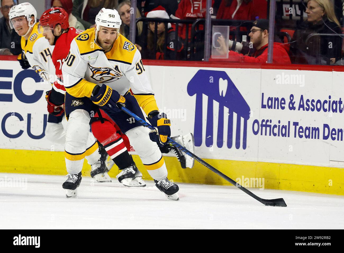 Nashville Predators' Ryan O'Reilly (90) controls the puck against the ...