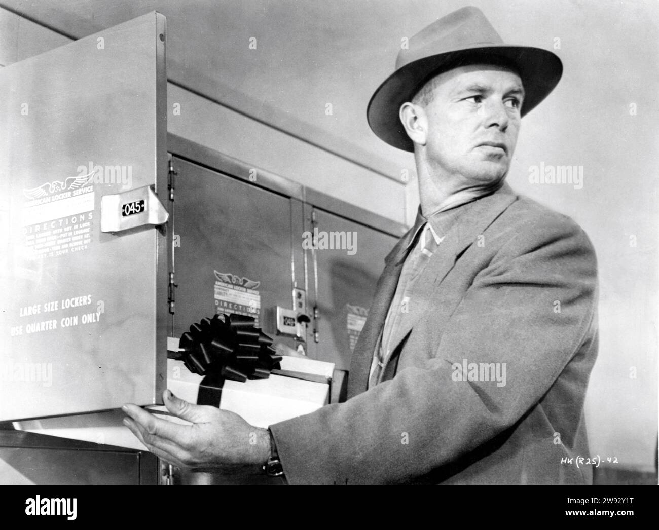 STERLING HAYDEN as Johnny Clay in THE KILLING 1956 director STANLEY ...