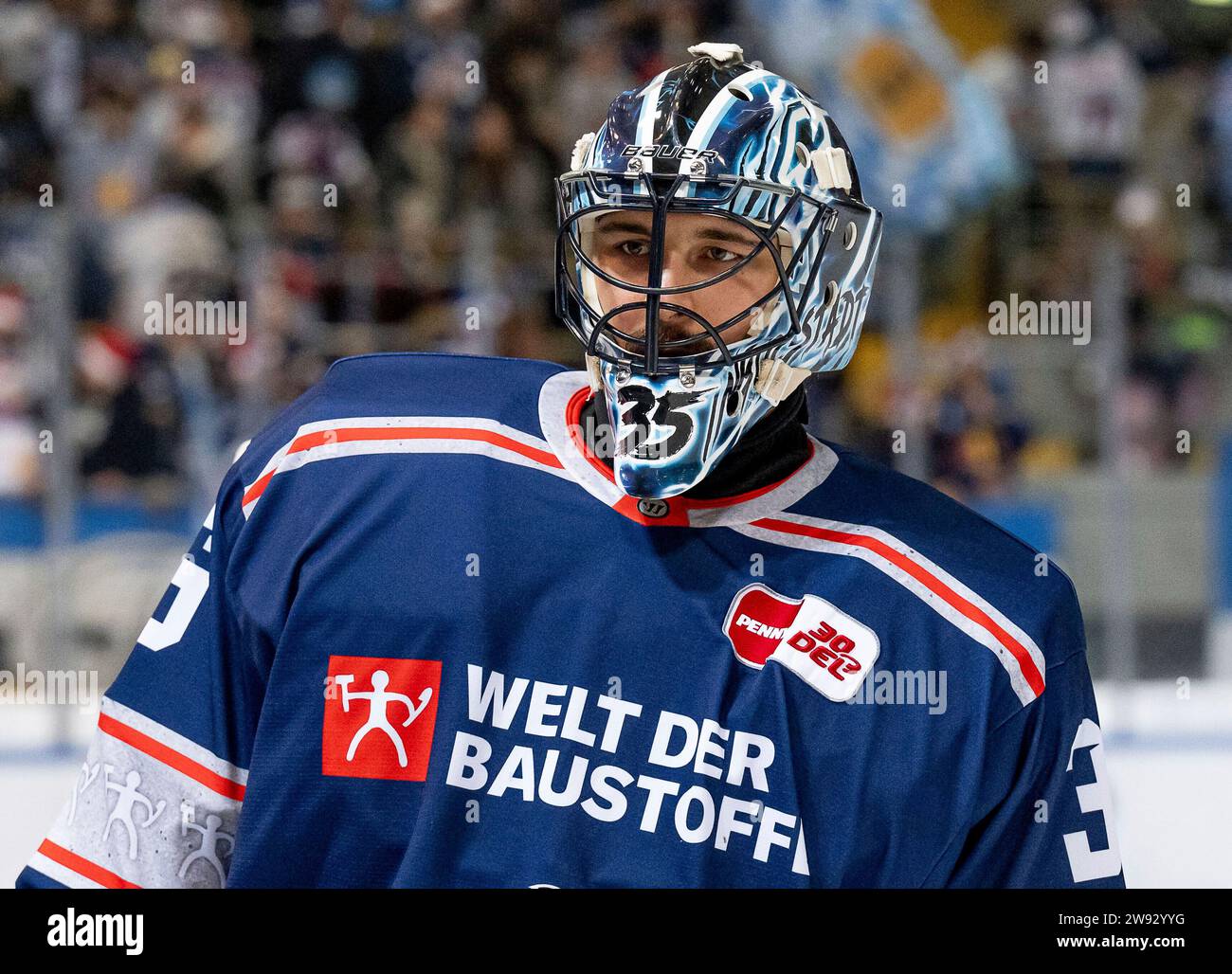 Muenchen, Deutschland. 23rd Dec, 2023. Kevin Reich (Torwart, Iserlohn ...