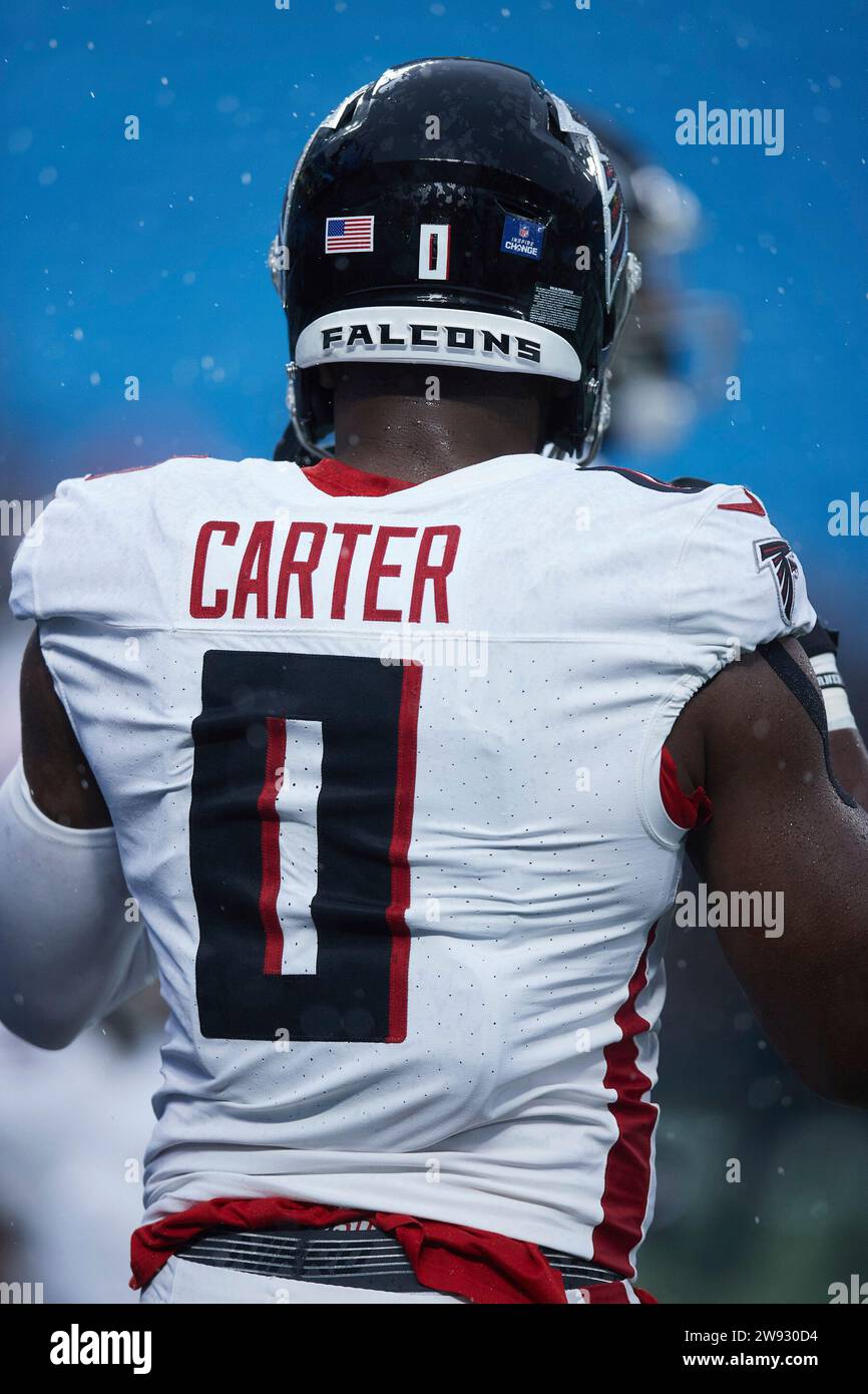 Atlanta Falcons linebacker Lorenzo Carter (0) wears an Inspire Change ...
