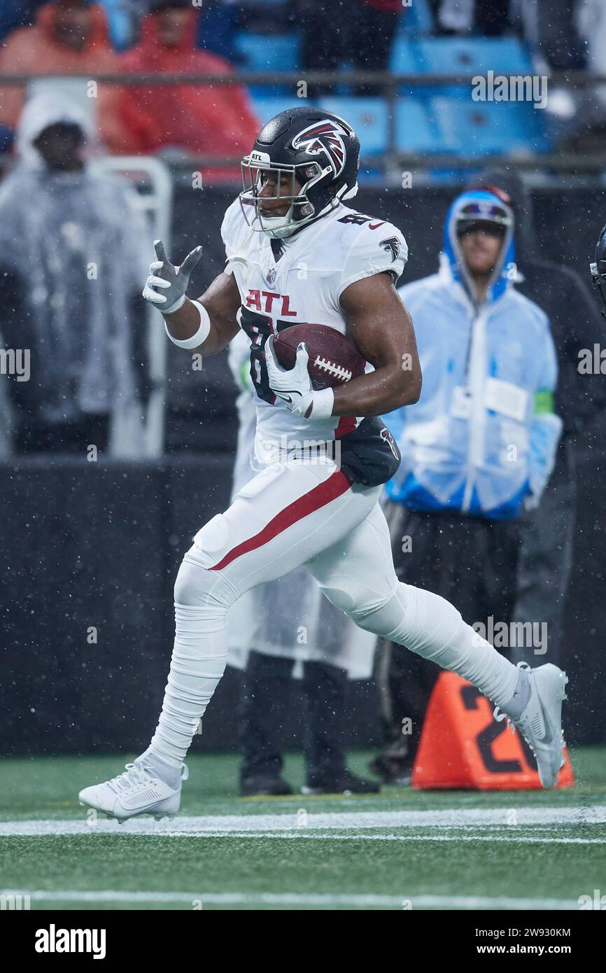 Atlanta Falcons tight end John FitzPatrick (87) runs down the sideline ...