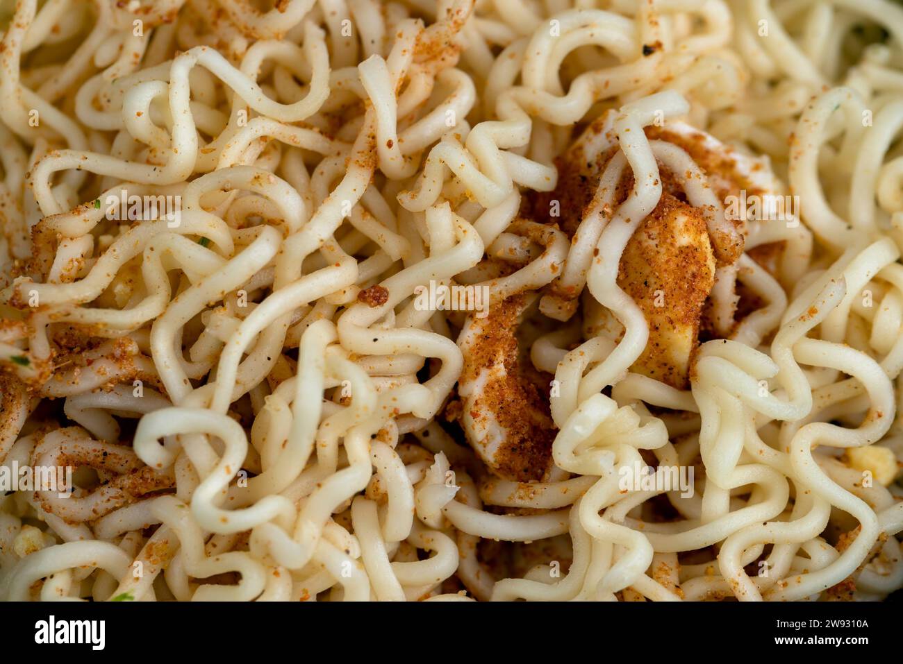 instant noodles during cooking, cooking dishes using instant pasta ...