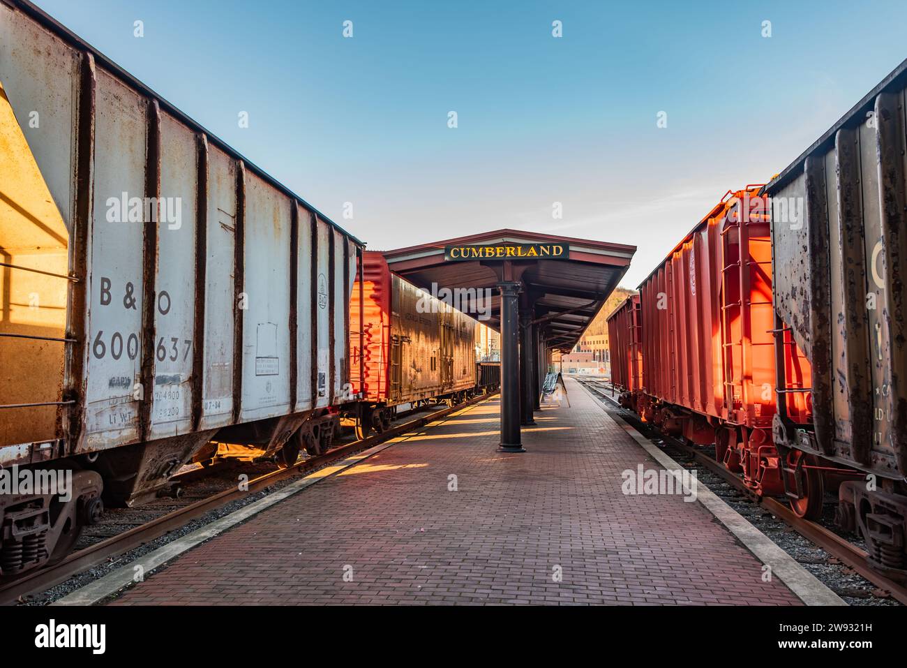 Freight Train Cars at the Cumberland Railroad Station, Maryland USA ...