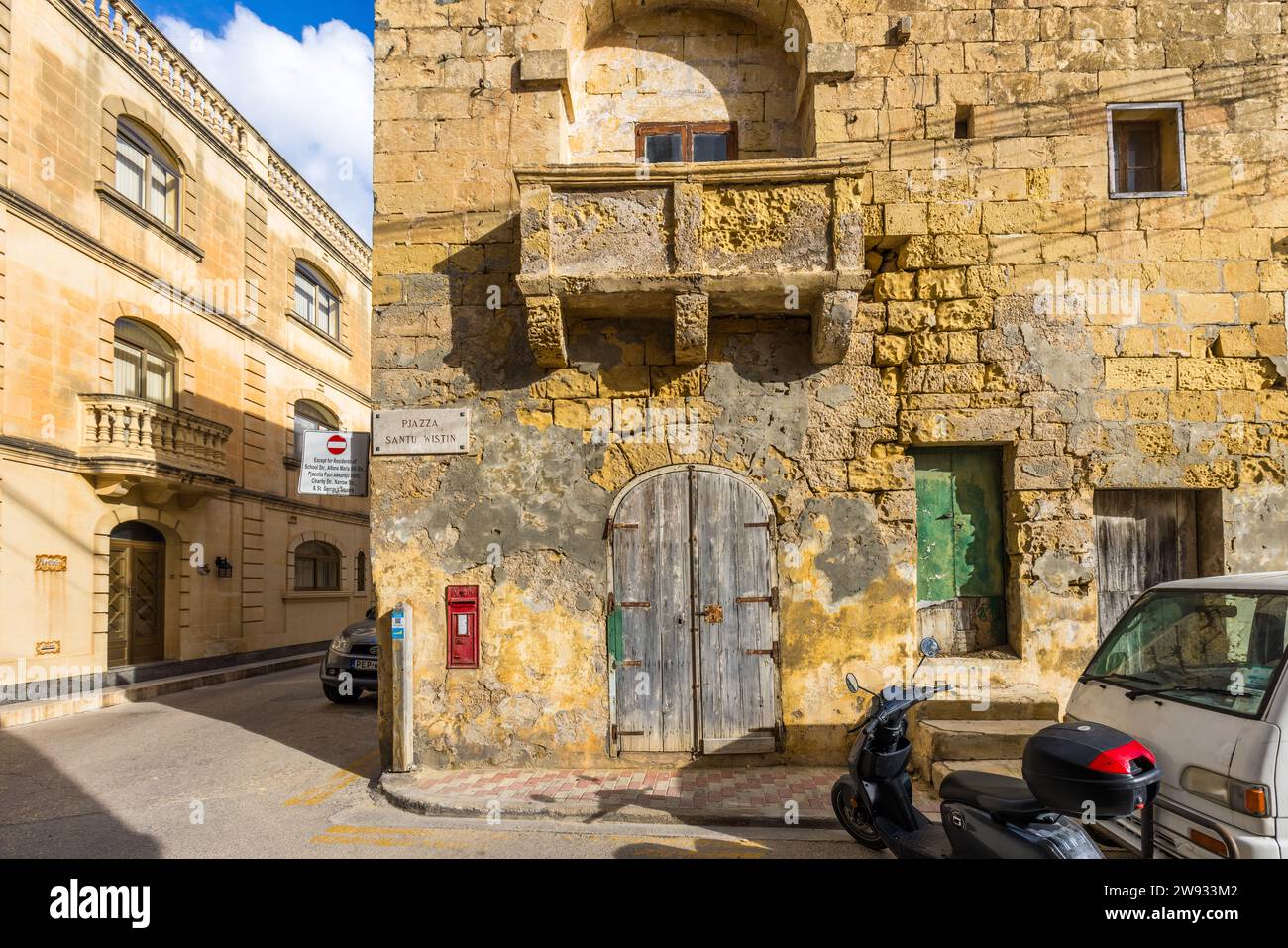 Triq il librerija hi-res stock photography and images - Alamy