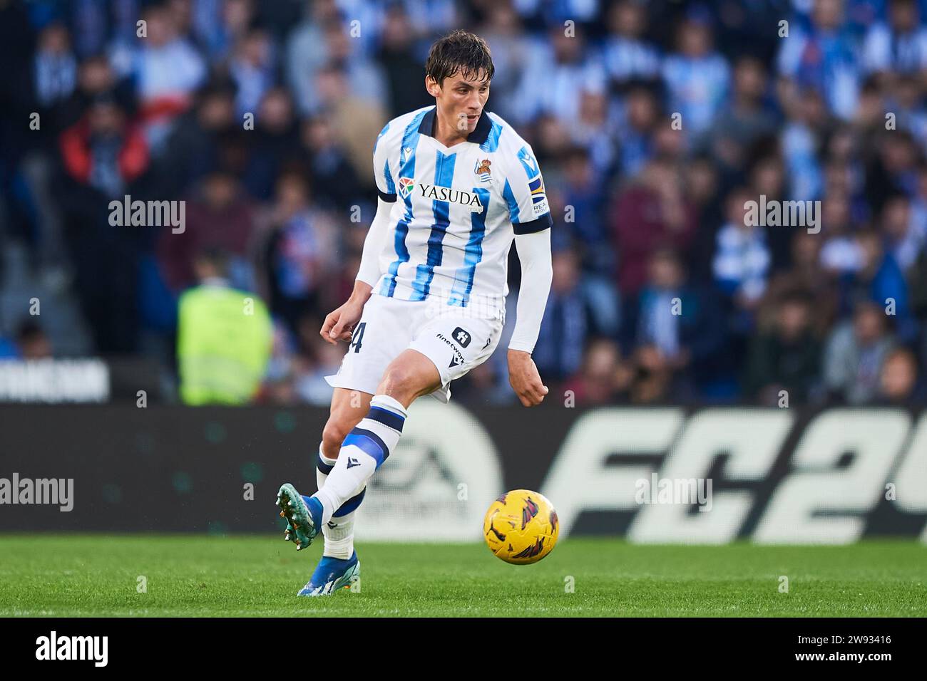 Robin le Normand of Real Sociedad in action during the LaLiga EA Sports ...