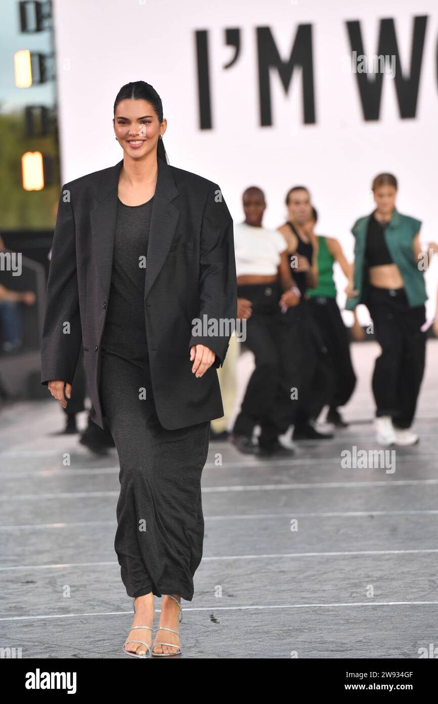 Kendall Jenner, Eva Longoria, Andie MacDowell, Viola Davis and Aishwarya Rai walk the runway ...