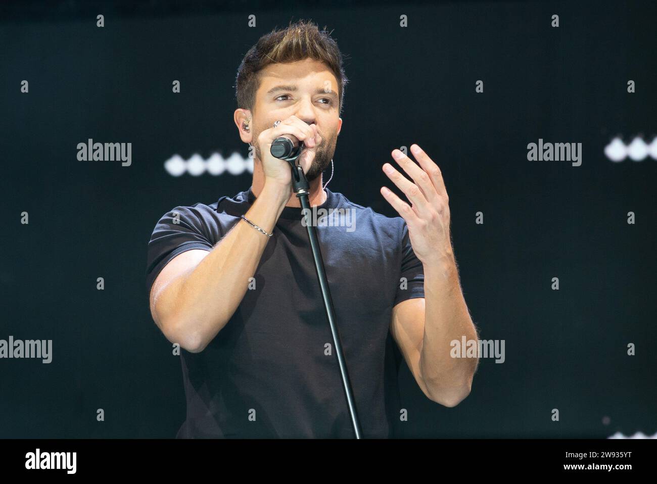 Spanish singer pablo alboran performs during his tour la cu4rta hi-res ...