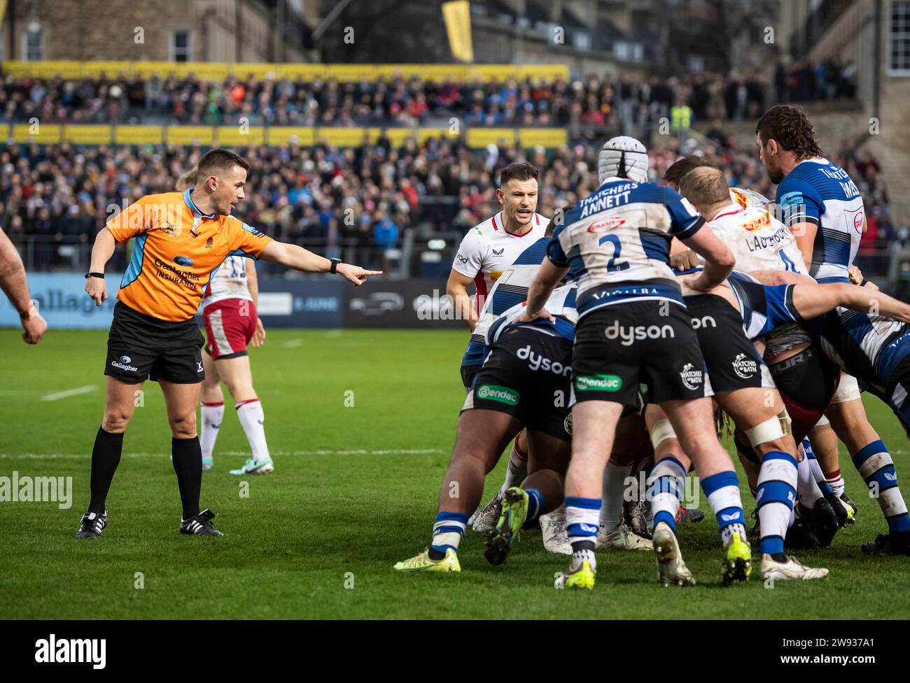Bath, UK. 23rd Dec 2023. Referee Luke Pearce in action at the Bath ...