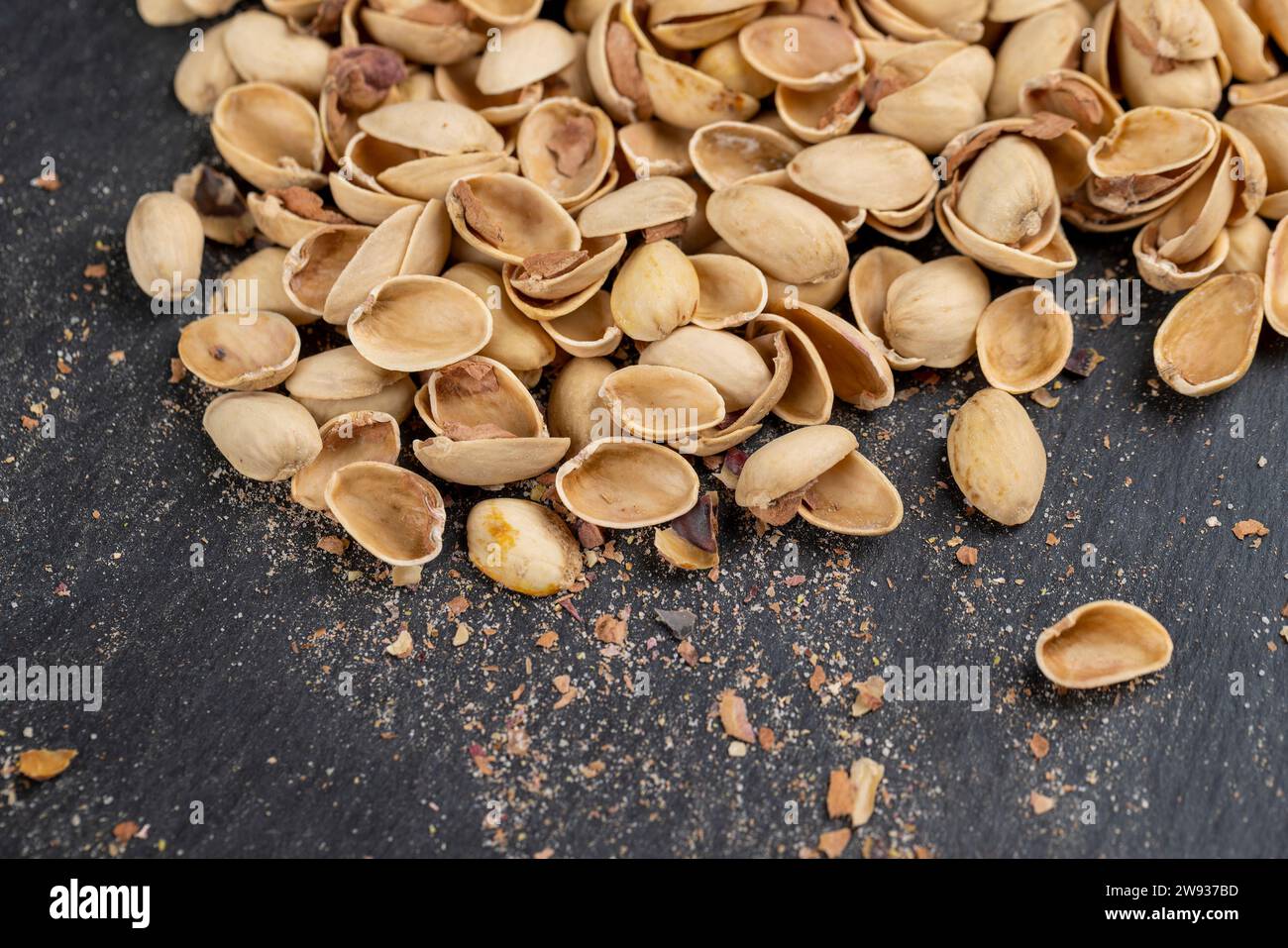 Open empty nutshell hi-res stock photography and images - Alamy