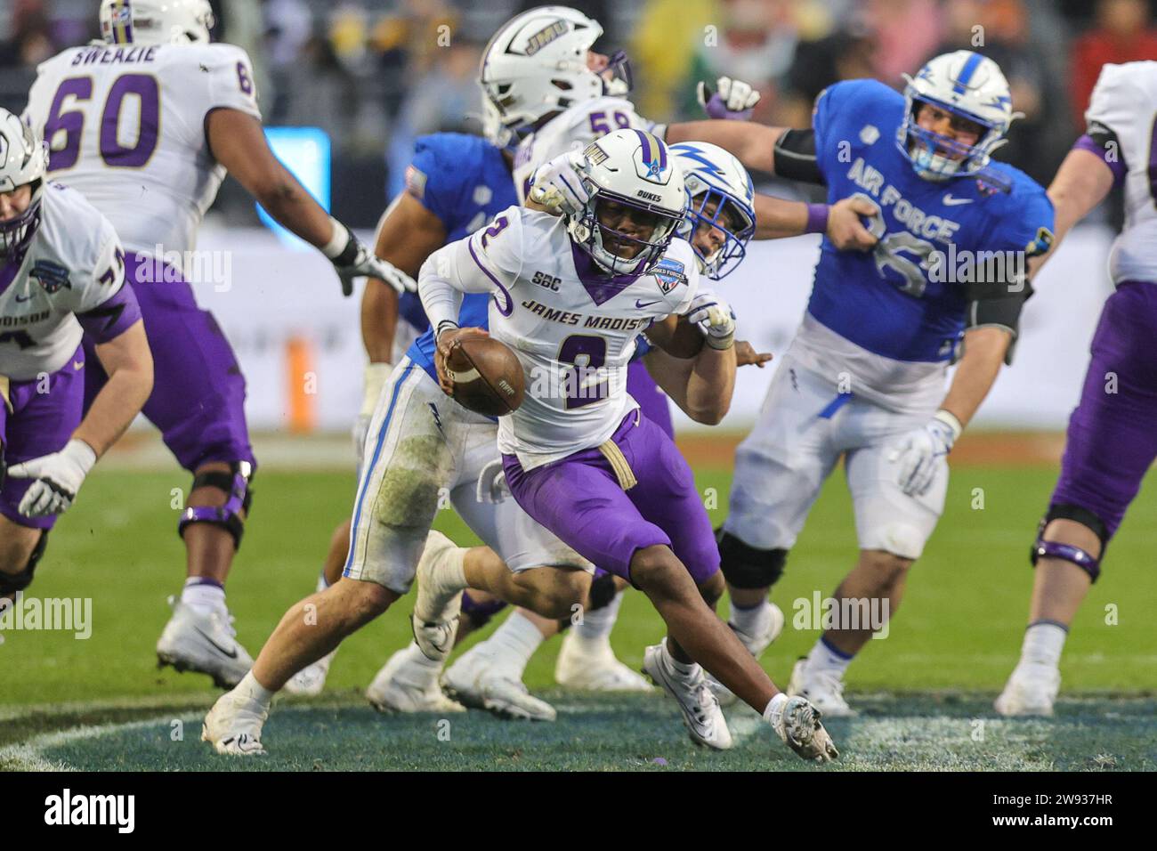 FORT WORTH, TX - DECEMBER 23: Air Force Falcons linebacker Bo Richter ...