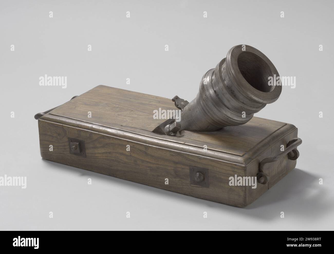 Iron mortar on wooden chassis, anonymous, 1700 - 1800 cannon. mortar ...