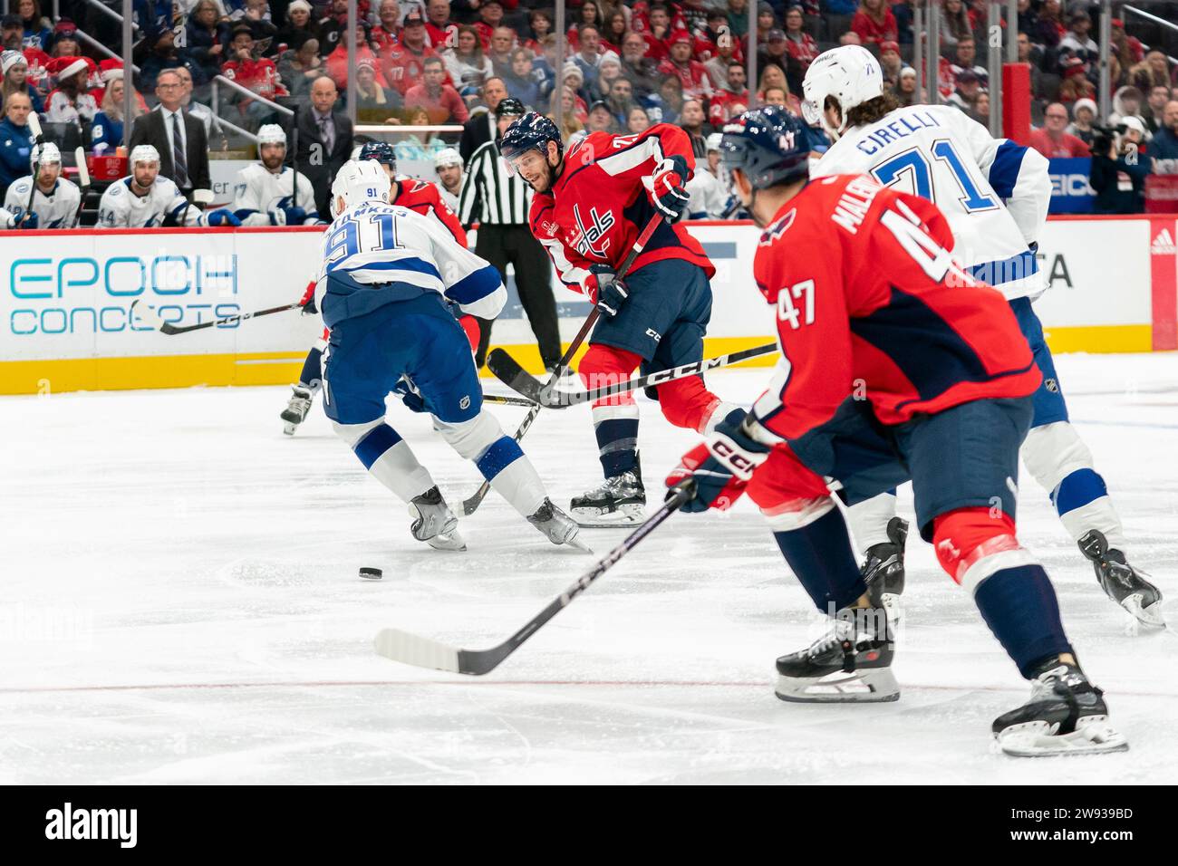 Washington Capitals right wing Nic Dowd (26) passes the puck to ...