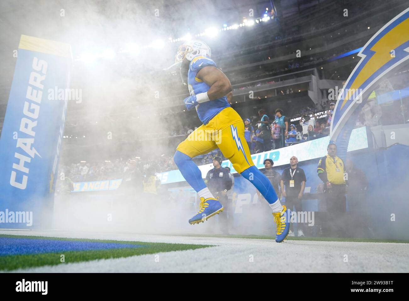 Los Angeles Chargers linebacker Khalil Mack (52) enters the field ...