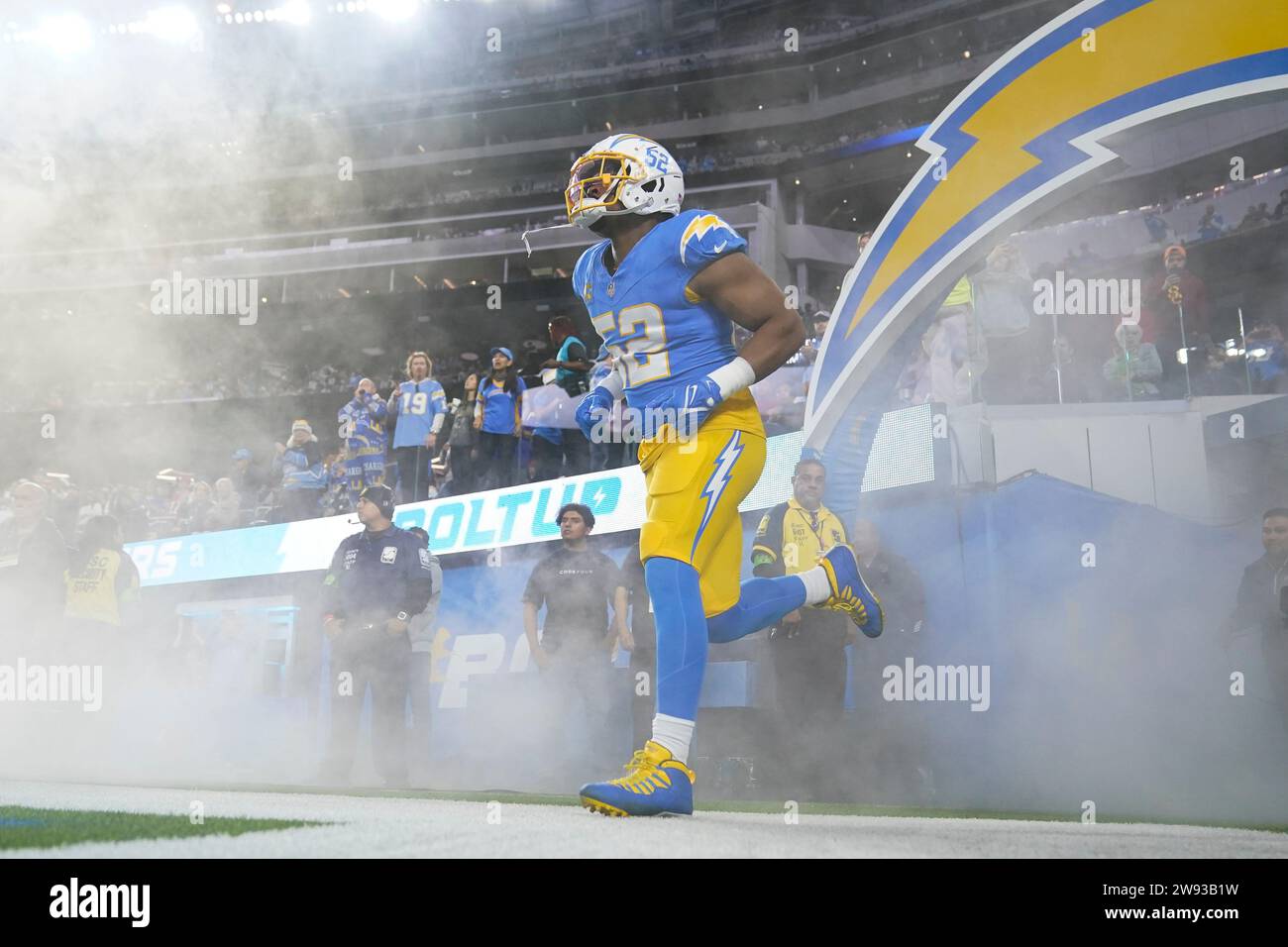 Los Angeles Chargers linebacker Khalil Mack (52) enters the field ...