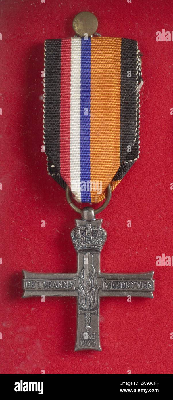 Dutch resistance memorial cross, Anonymous, 1945 - c. 1999 medal Dutch ...