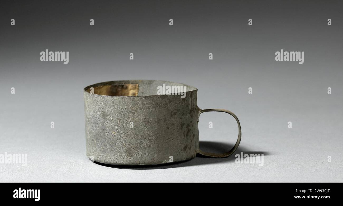 16 liters hi-res stock photography and images - Alamy