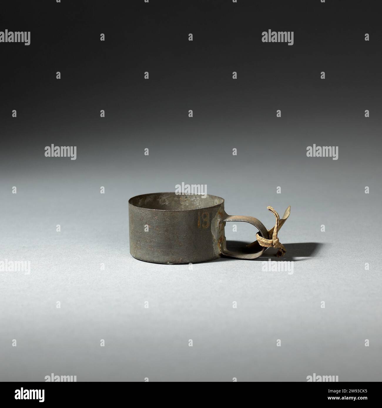 Size of 1/16 oil size with handle, anonymous, c. 1810 Size of 1/16 oil ...