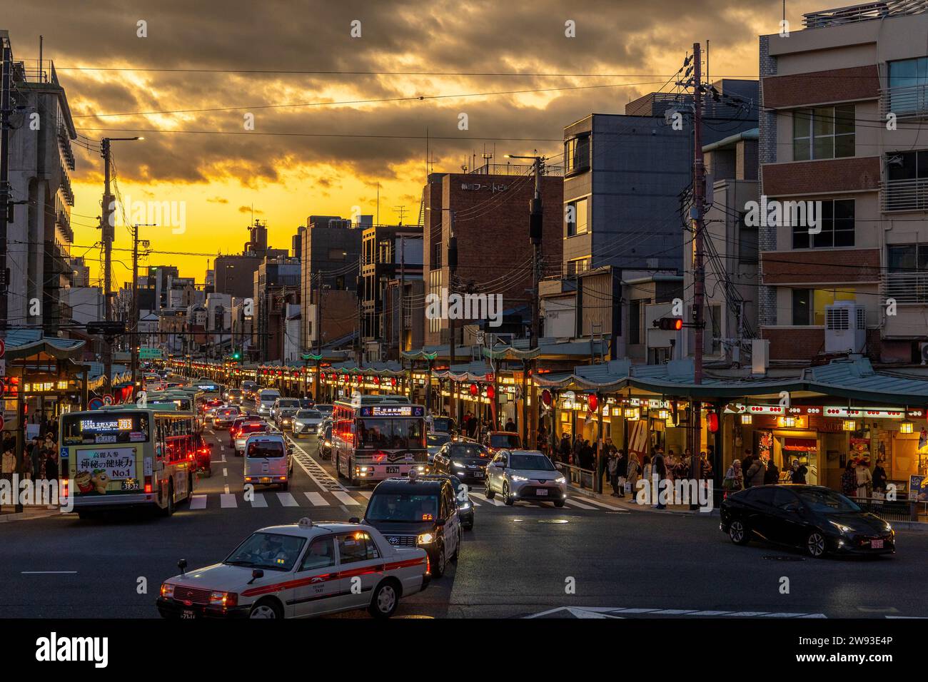 Shijo dori hi-res stock photography and images - Alamy