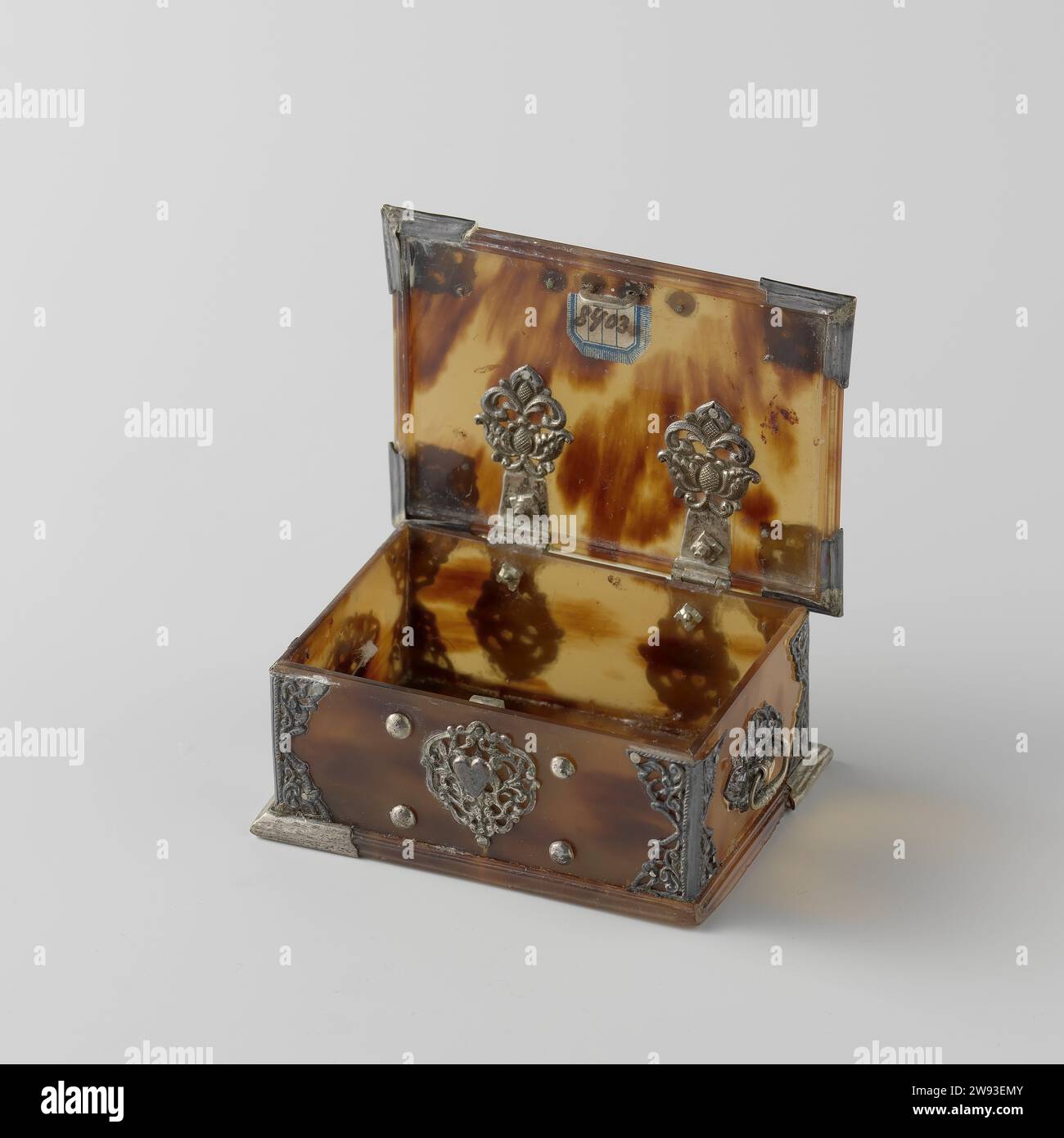Casket, anonymous, c. 1700 - c. 1725 chest Chest/box made of turtle ...