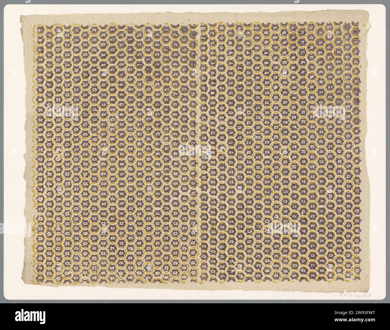 Leaf with spreading pattern of connected rings with hexagonal motif ...