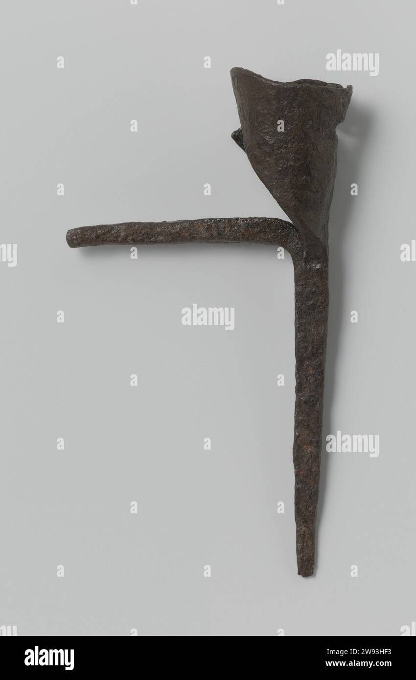 Broken pins hi-res stock photography and images - Alamy