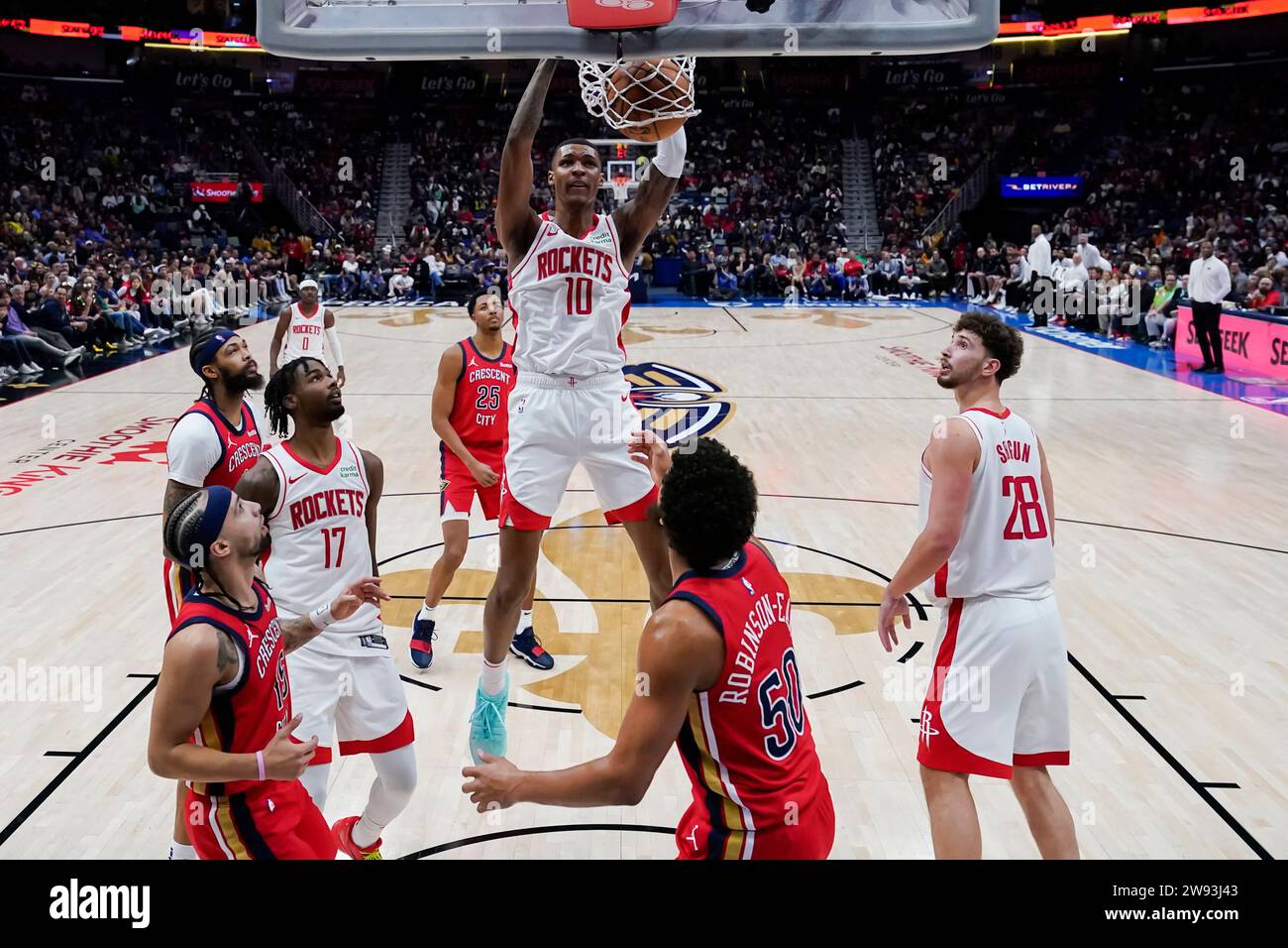 Houston Rockets forward Jabari Smith Jr. (10) slam dunks in the second ...
