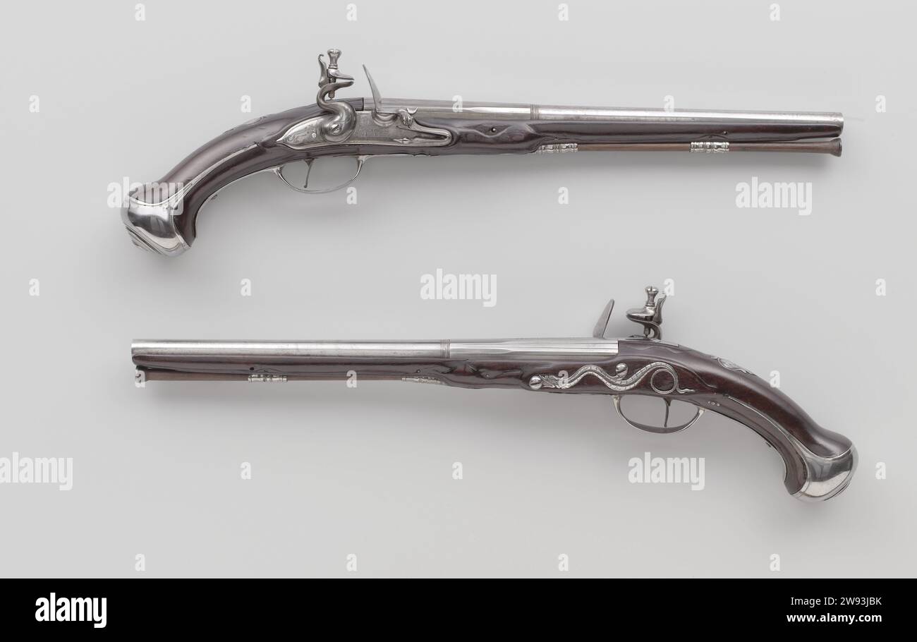 Flint gun, Jan Knoop, Before 1689 flintlock pistol Part of a couple ...