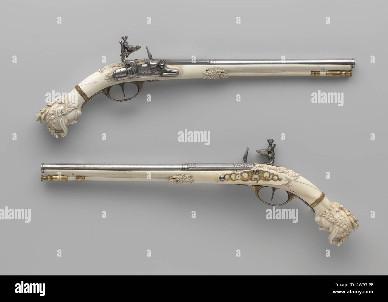 Flint gun with ivory drawer, Jean Louroux, Before 1670 flintlock pistol ...