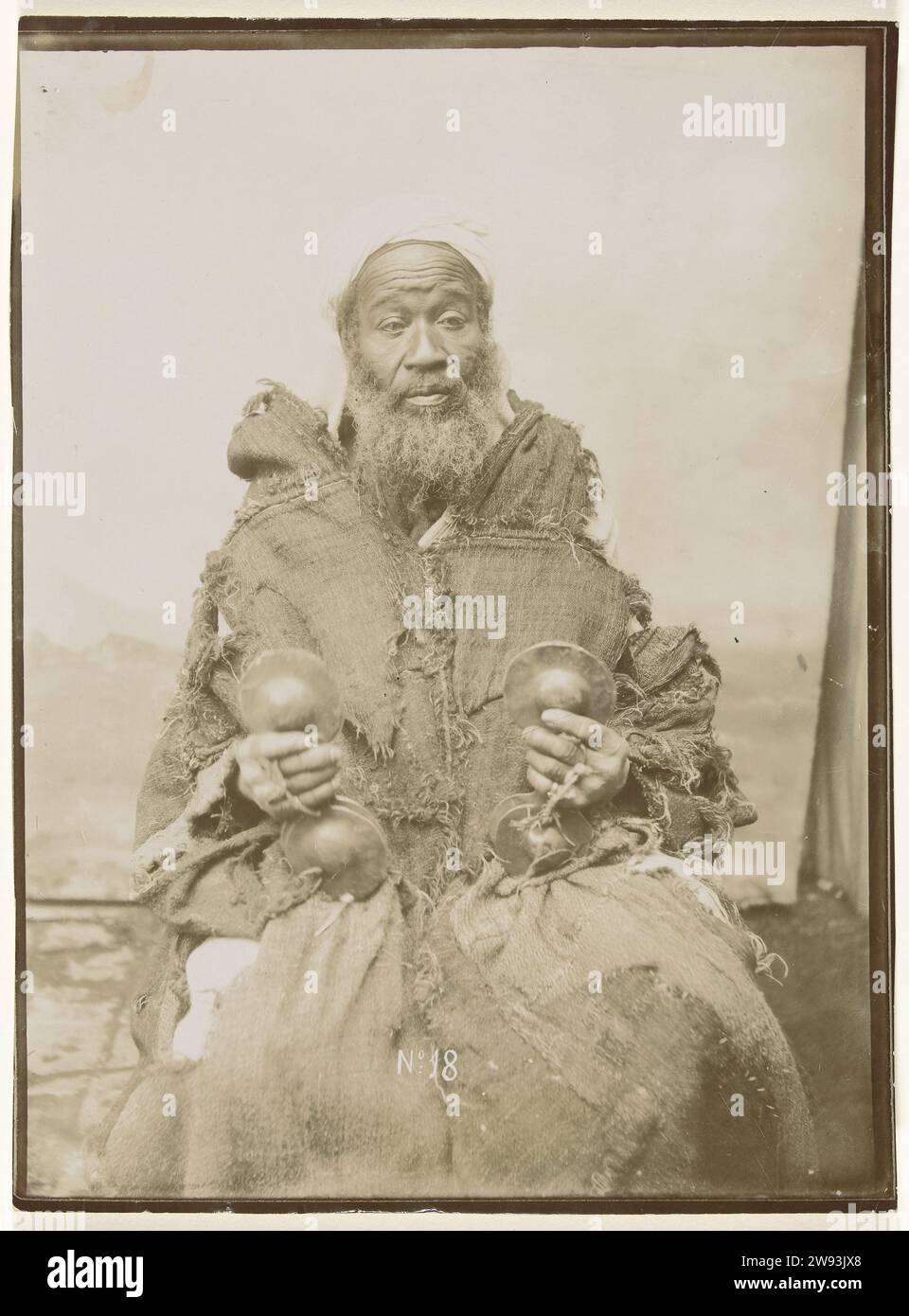 Portrait of an unknown singer in Tangier, Anonymous, 1880 - 1910 ...