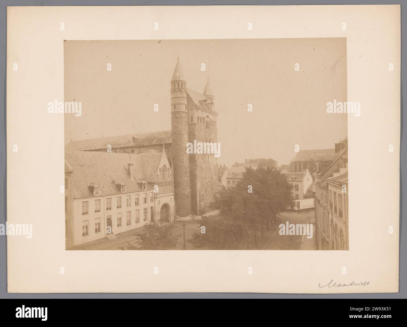 View of Onze Lieve Vrouweplein in Maastricht, Anonymous (Monumentenzorg ...