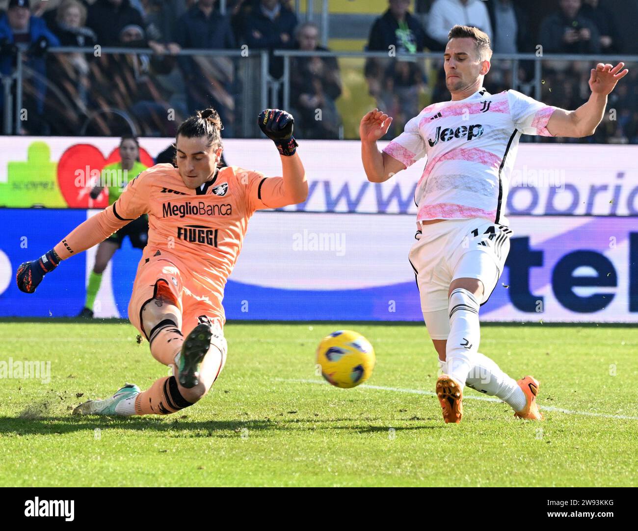 Frosinone, Italy. 23rd Dec, 2023. FC Juventus's Arkadiusz Milik (R ...