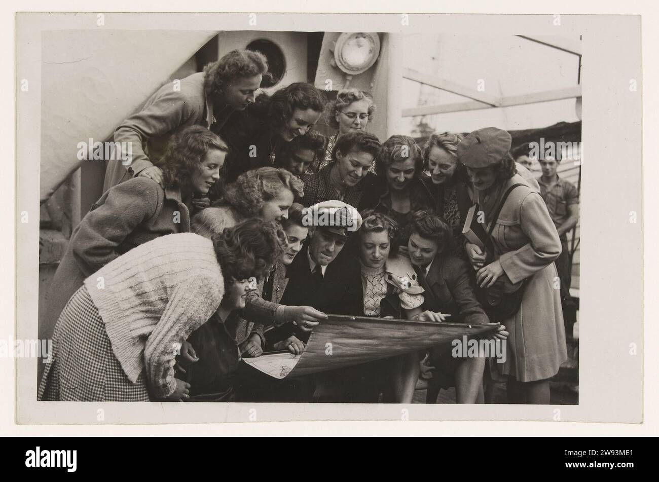Canadian brides leave for Canada, 1946 documentary photographs A ...