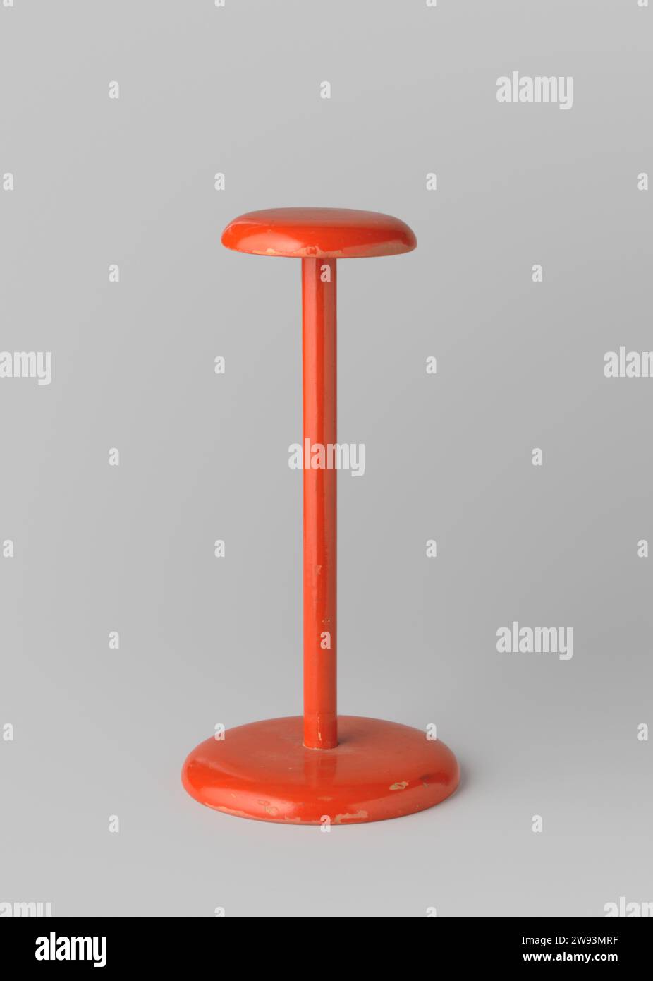 Hat standard of red lacquered wood, c. 1910 - c. 1930 Hat standard of ...