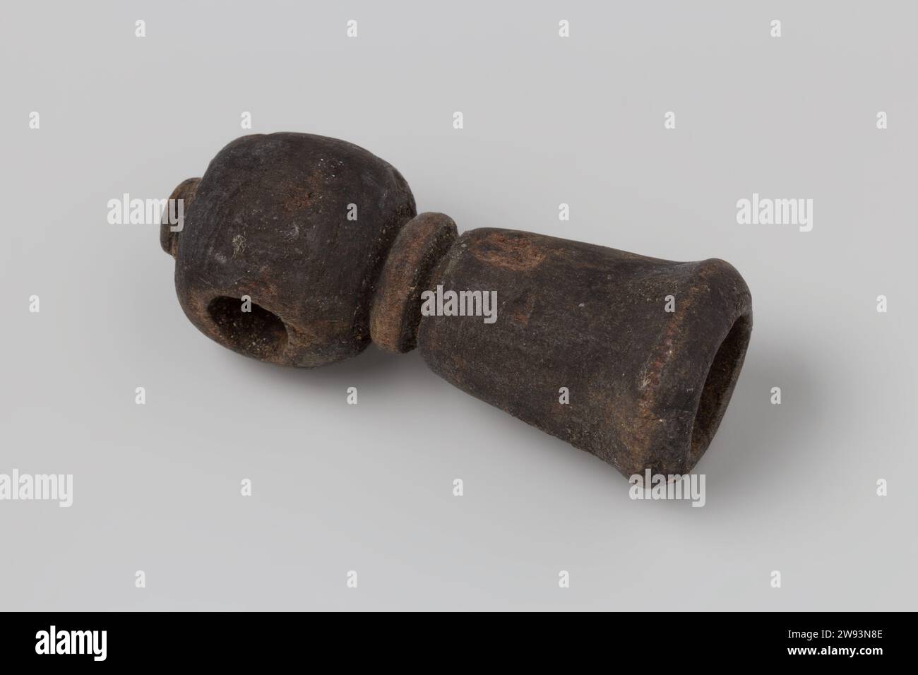 Wooden object from V.O.C. ship De 'Witte Leeuw', Before 1613 object ...