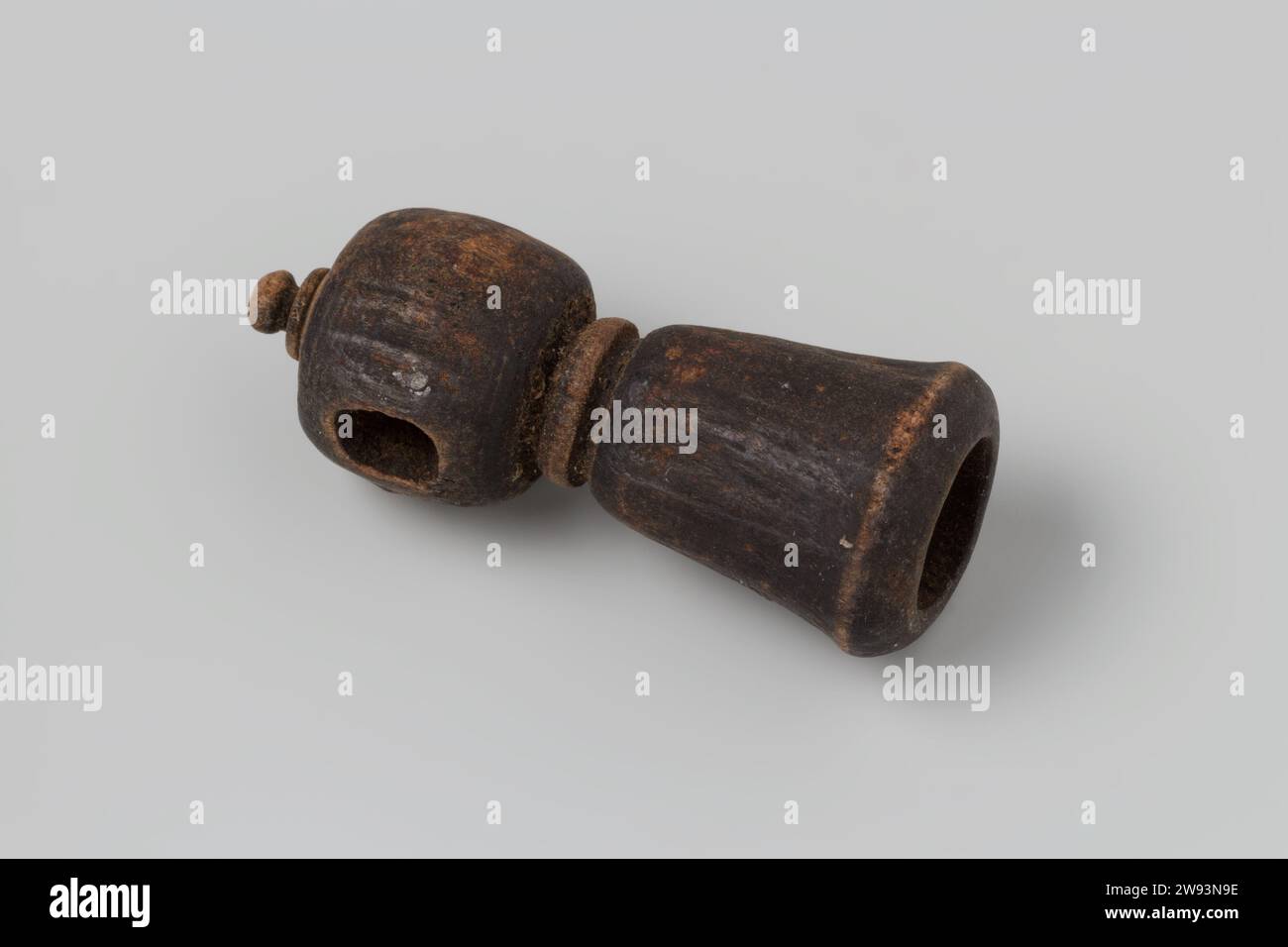 Wooden object from V.O.C. ship De 'Witte Leeuw', Before 1613 object ...