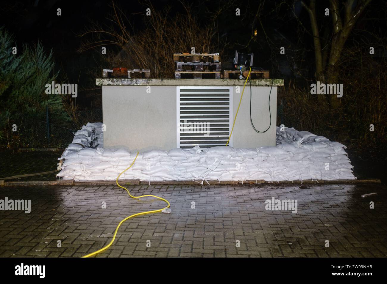 Rodenberg, Germany. 24th Dec, 2023. Sandbags protect a transformer ...