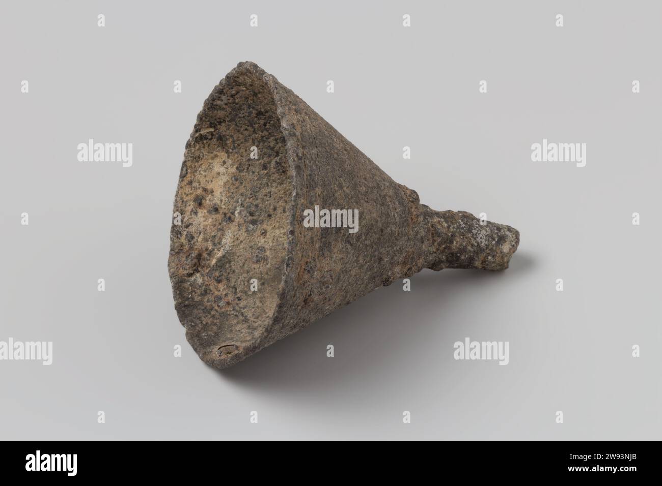 Tinnis funnel from V.O.C.-ship De 'Witte Leeuw', Before 1613 funnel ...