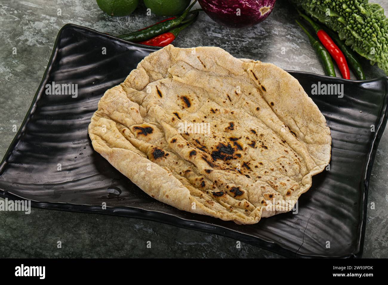 Indian traditional cuisine tandori bread - Roti Stock Photo - Alamy