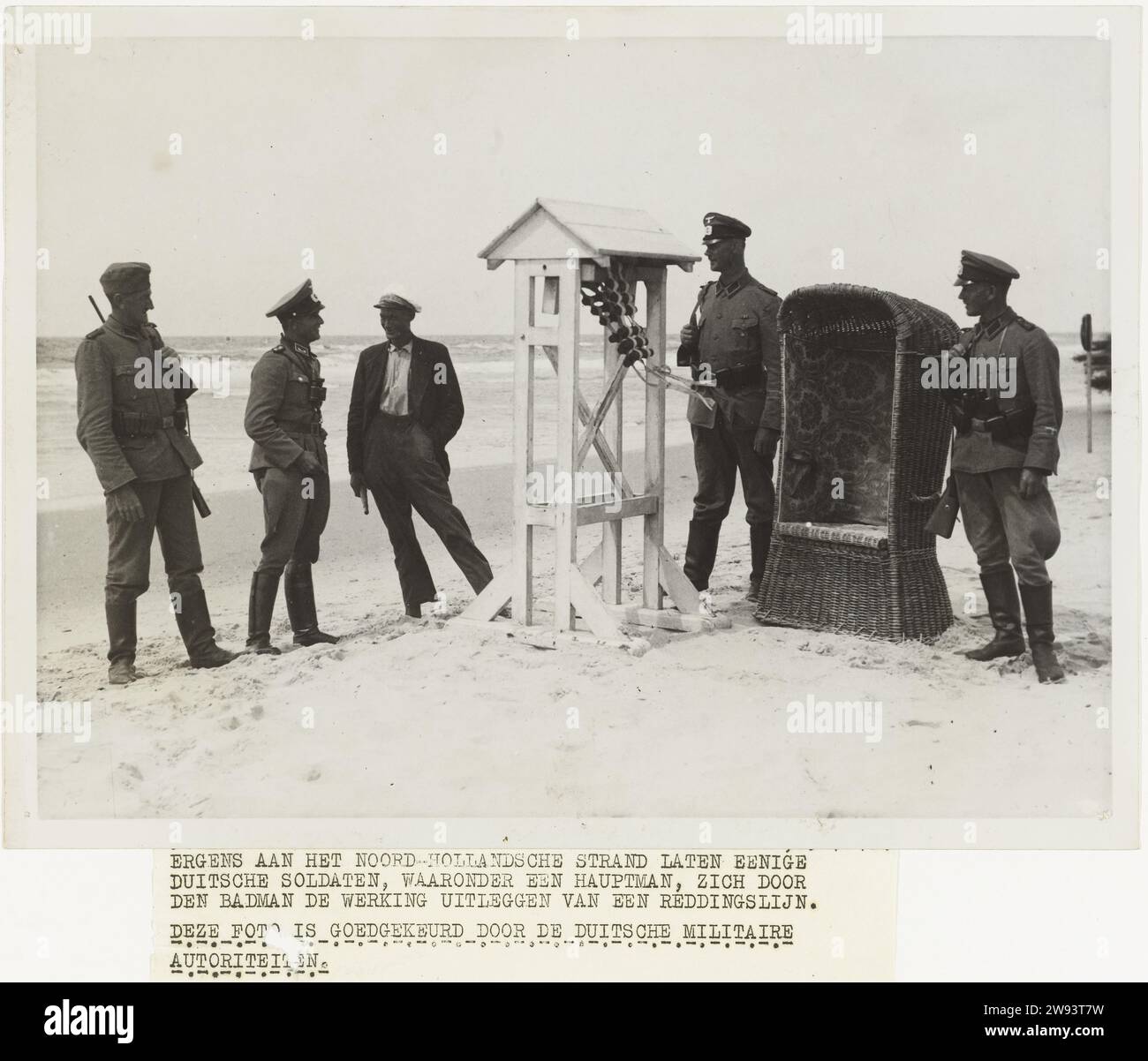 Lifeguard presence hi-res stock photography and images - Alamy