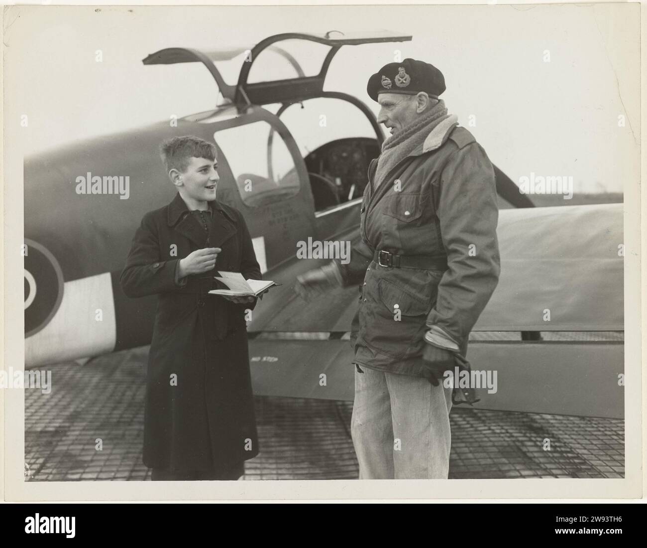 Field Marshal Montgomery, 1945 photograph Veldmaarschalk Montgomery ...
