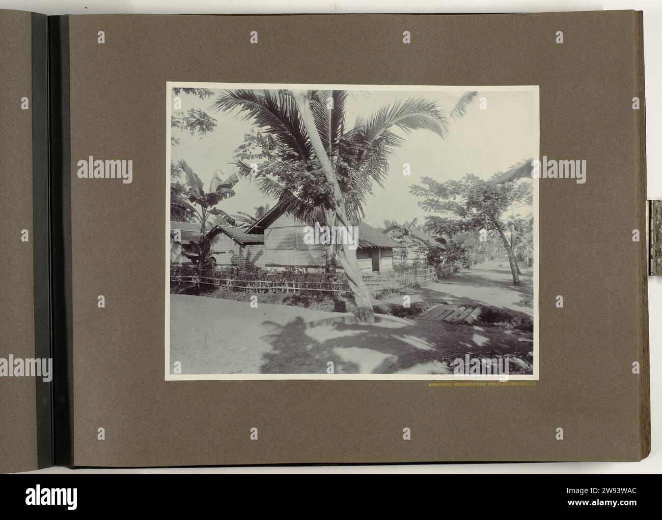 Kampong Noordspoor Prijajiswoningen, 1917 photograph Village with ...