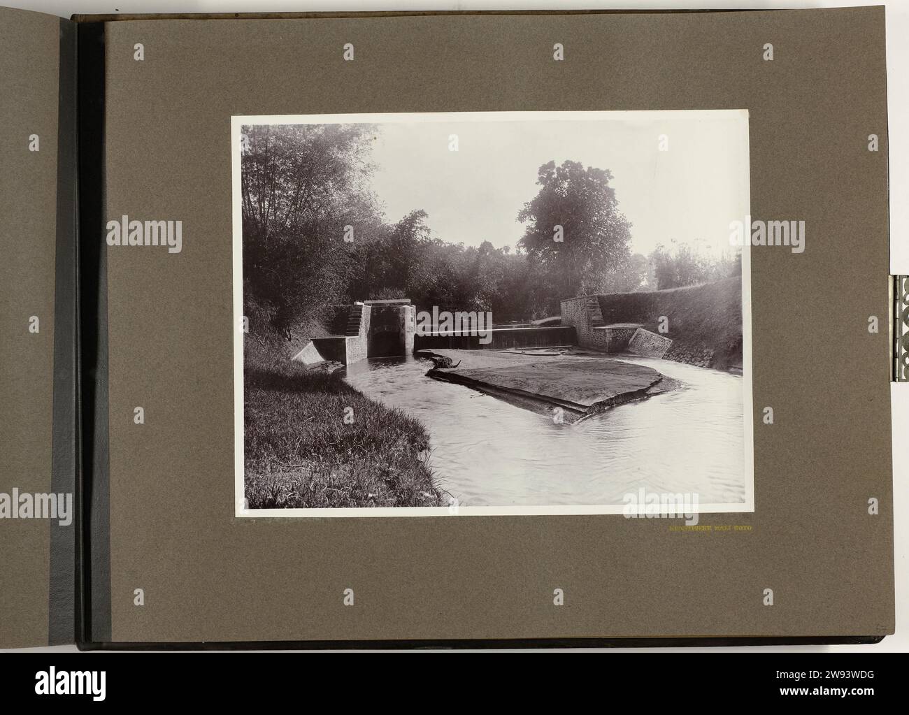 Artwork Kali Boto, 1917 photograph Dam in the Kali Boto, on the grounds ...