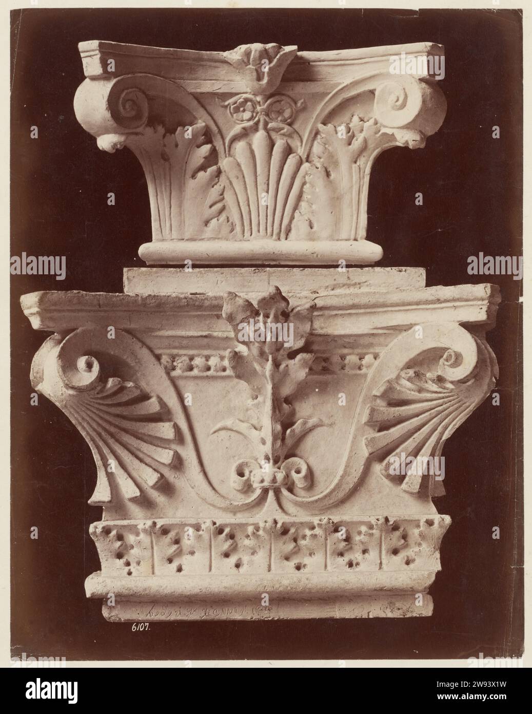 Pillar shaped ornaments hi-res stock photography and images - Alamy