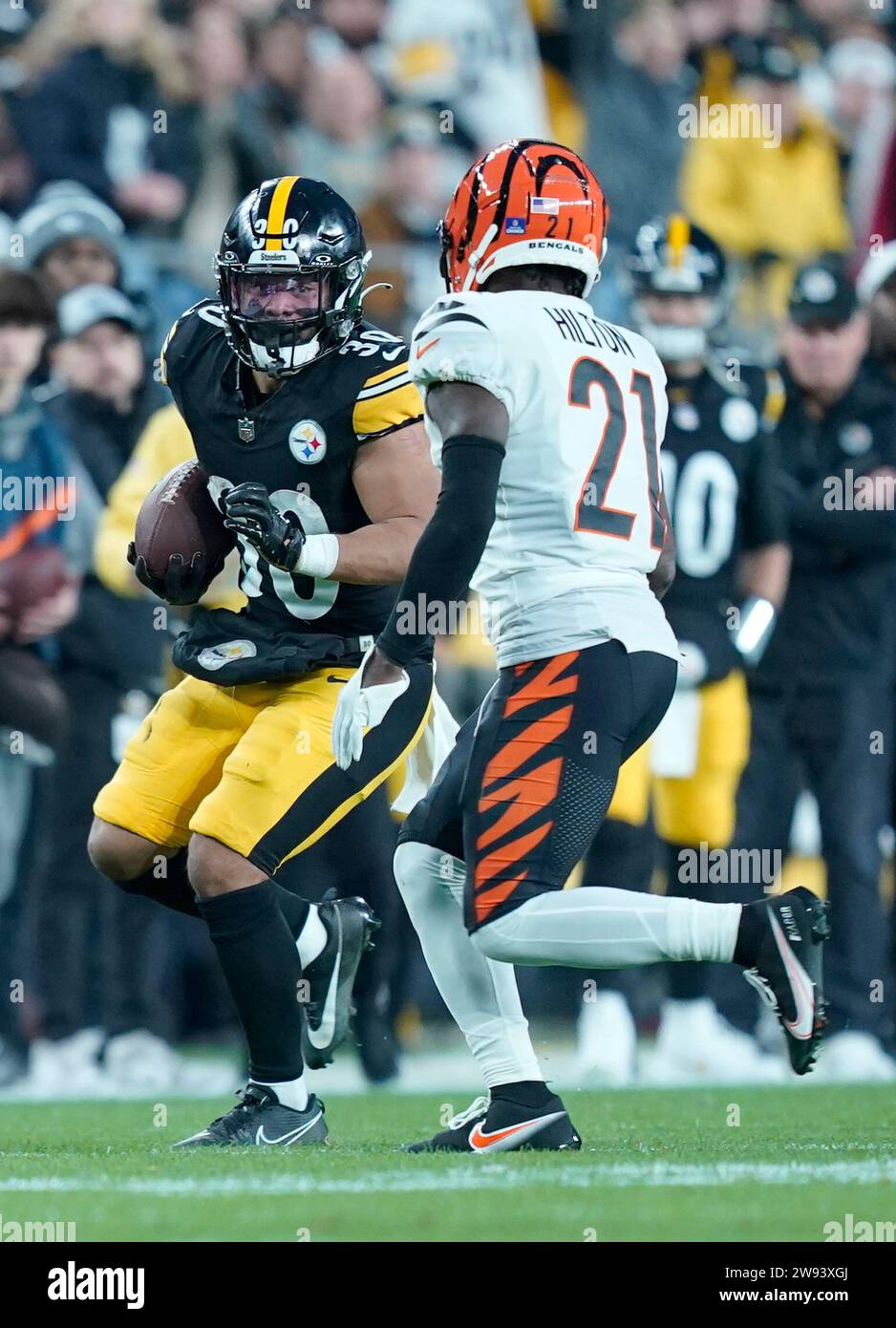 Mike hilton 2023 bengals hi-res stock photography and images - Alamy