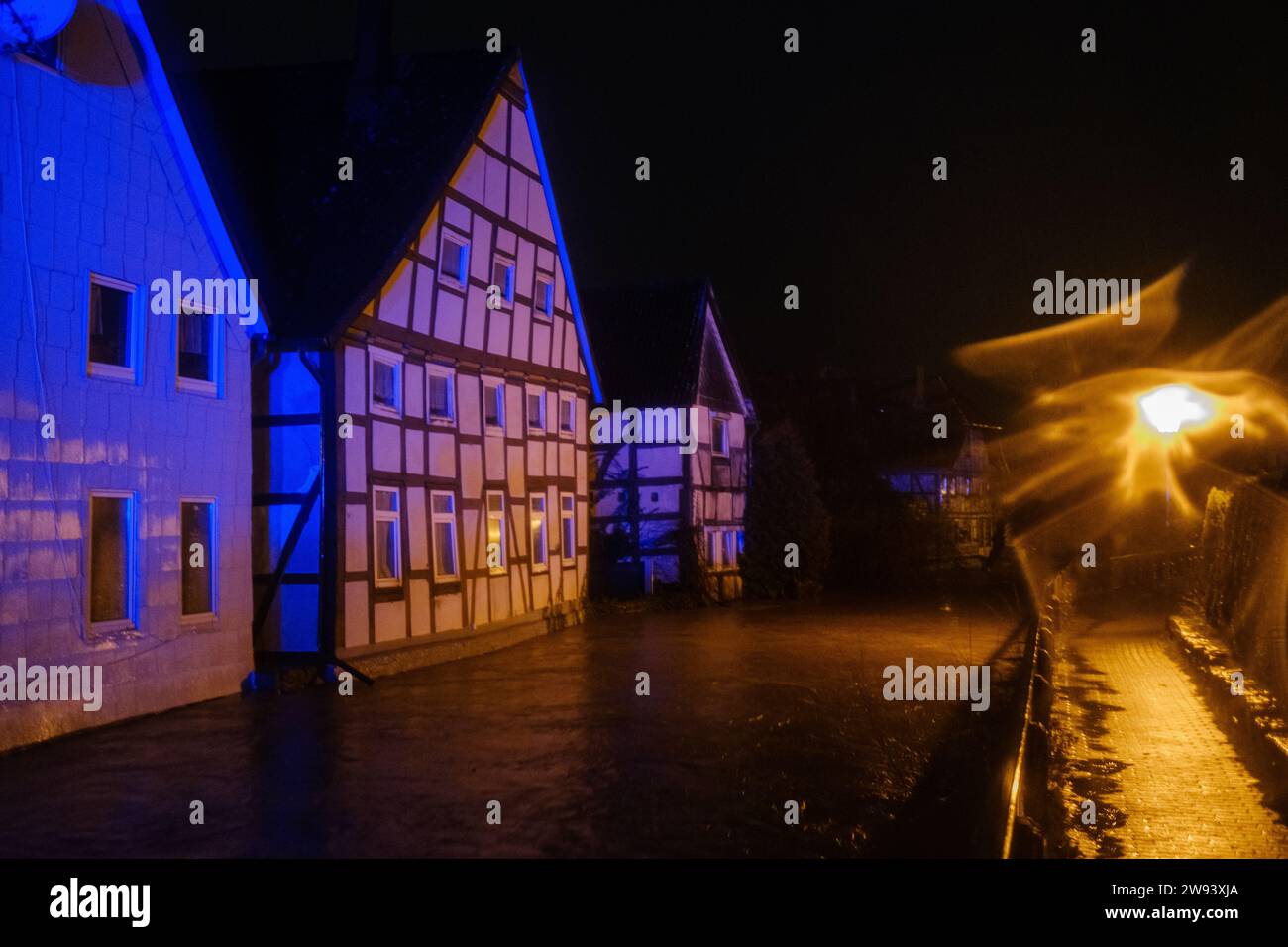 Rodenberg, Germany. 24th Dec, 2023. The Rodenberger Aue is flooding ...