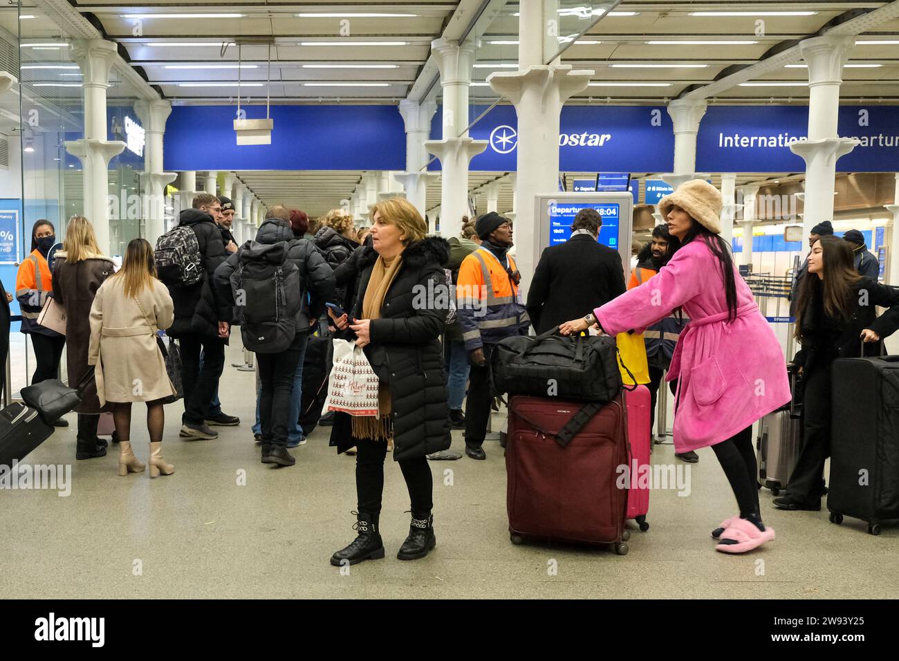 Eurostar christmas 2023 hi-res stock photography and images - Alamy
