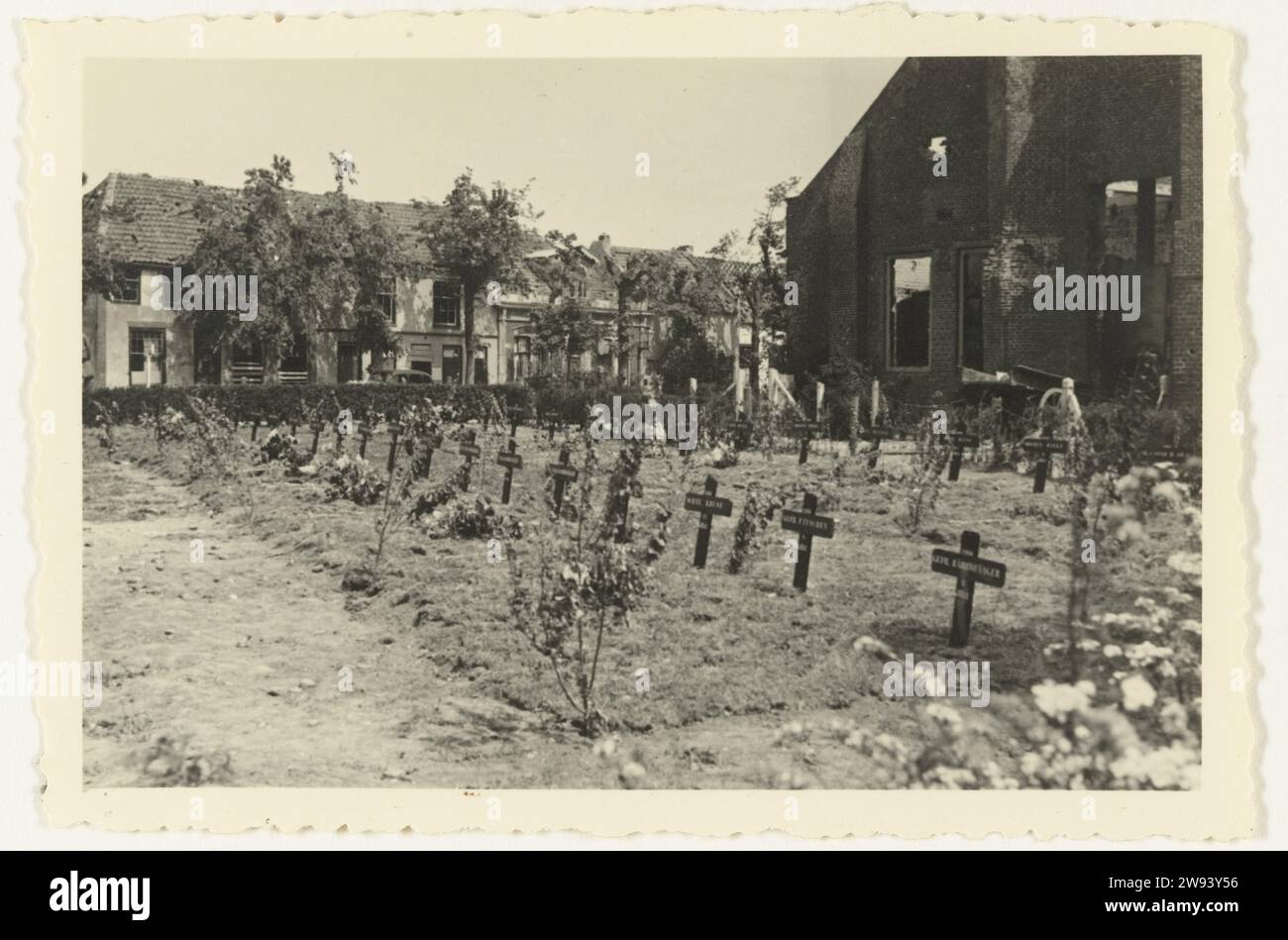 German soldiers cemetery, 1940 photograph A cemetery with German ...