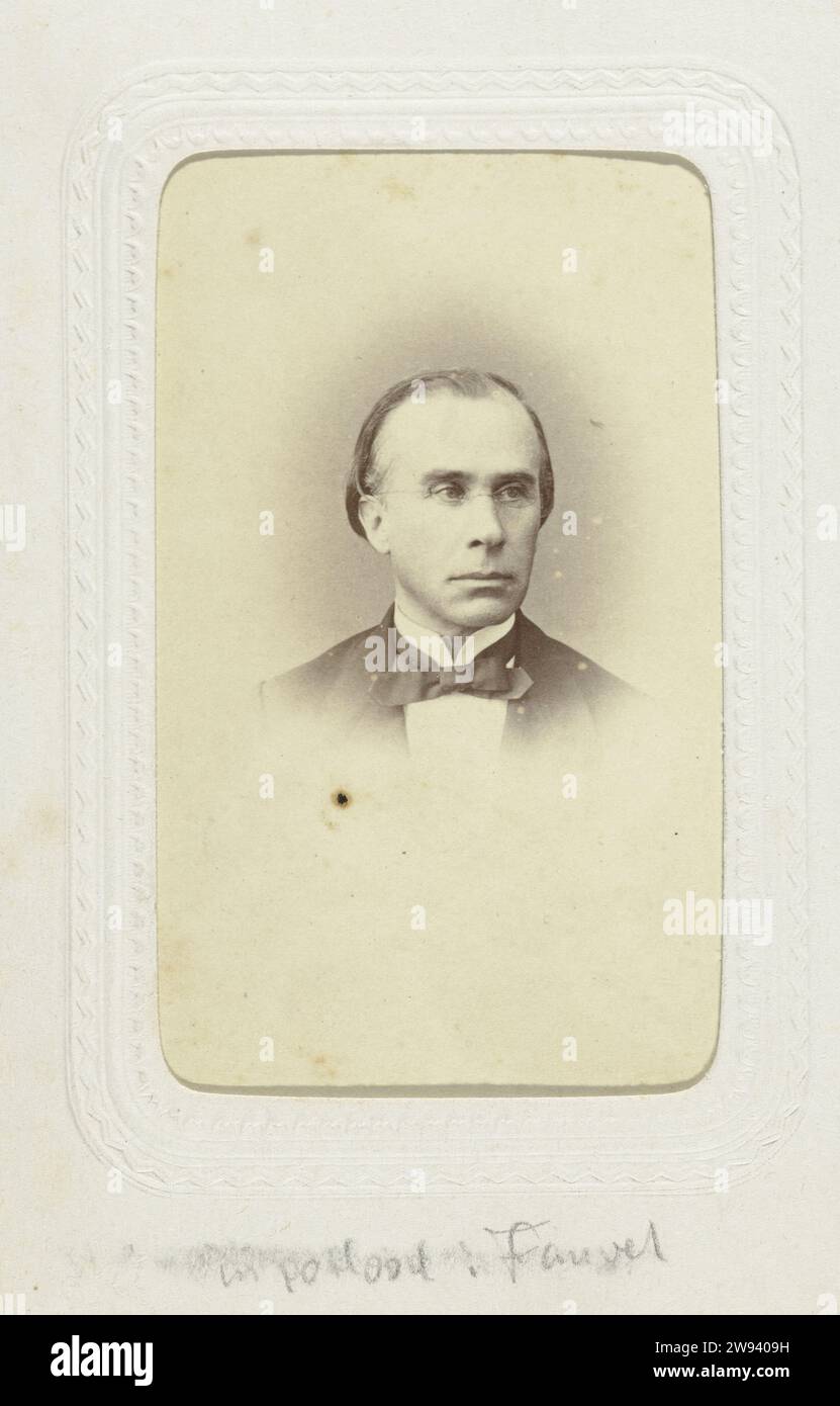 Studio portrait of a man with glasses, c. 1863 - c. 1866 visit card The ...