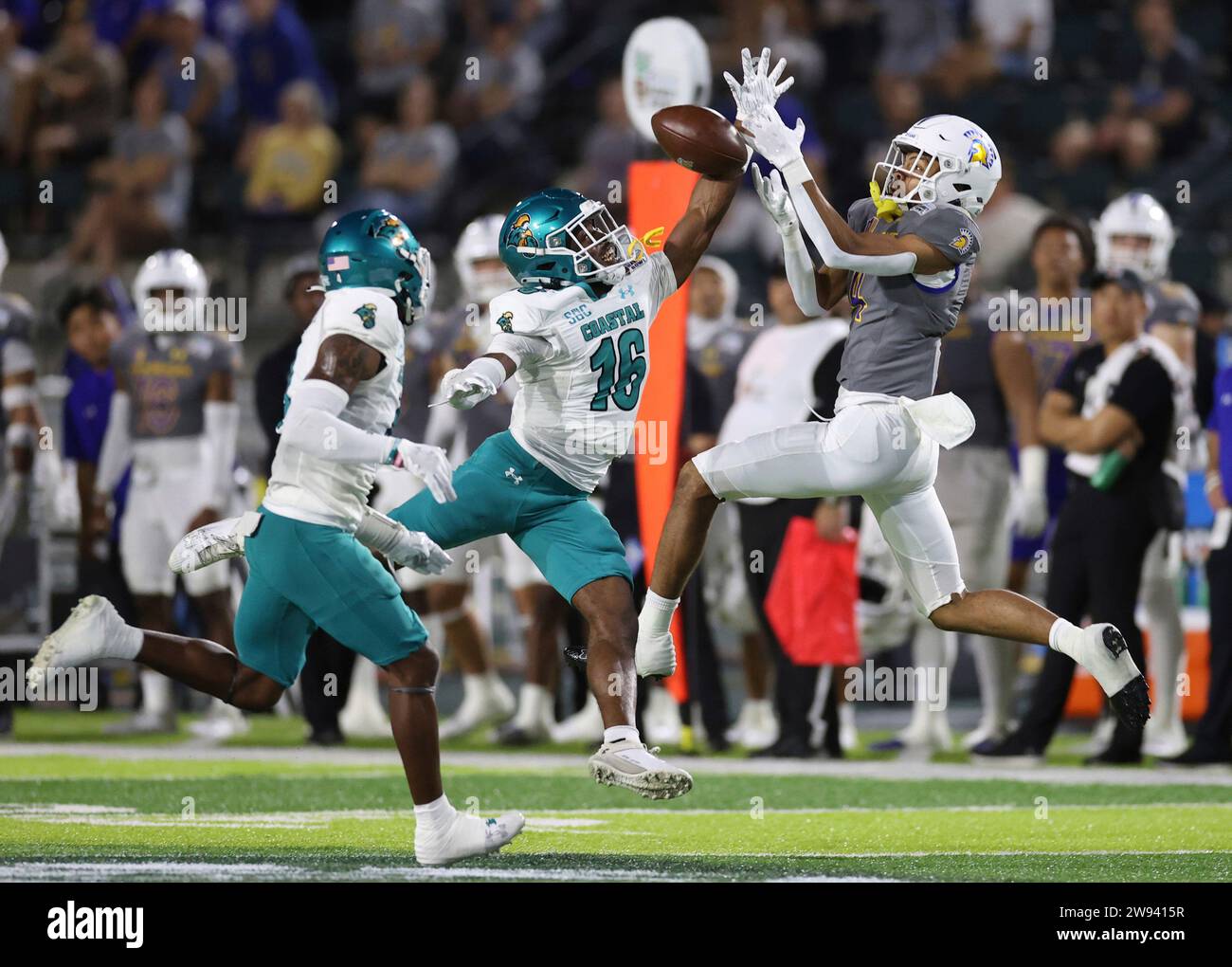 San Jose State wide receiver Charles Ross, , right, can't pull in a ...