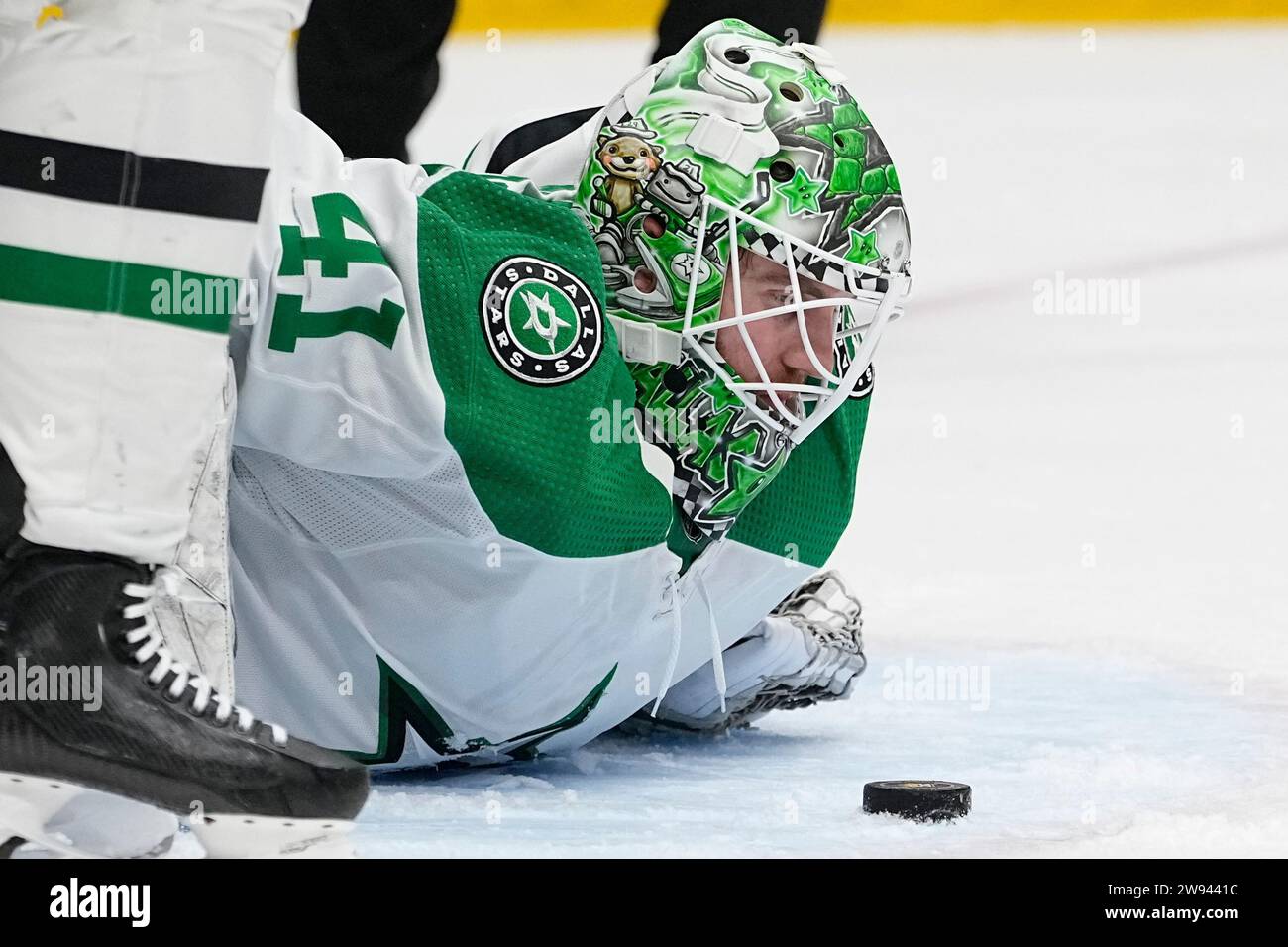 Dallas Stars goaltender Scott Wedgewood (41) plays during the second ...